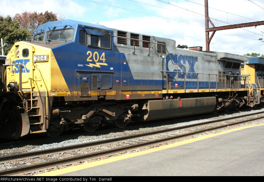 CSX 204 on Q438